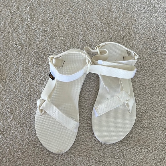 Teva | Shoes | Teva White Classic Sandals Size 8 | Poshmark